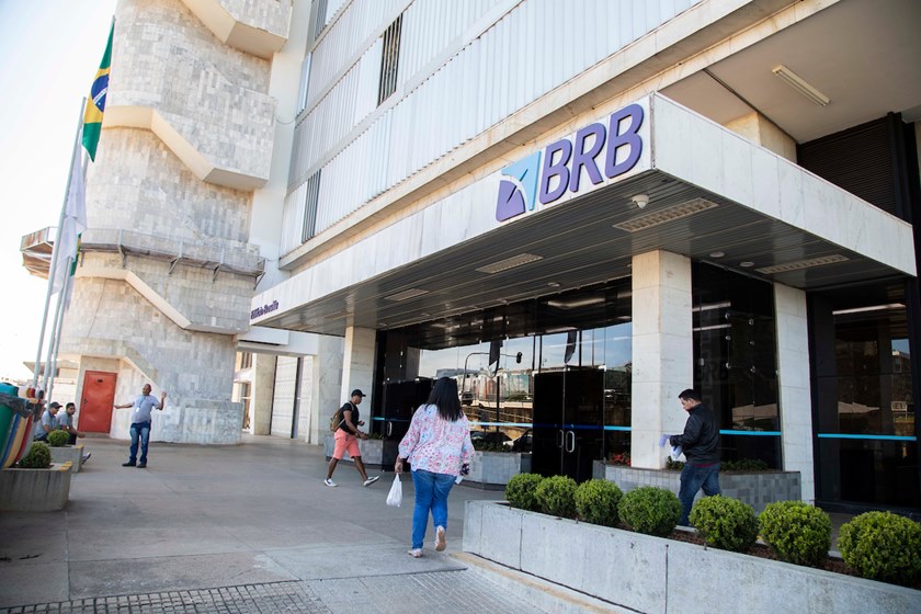 Concurso BRB: Edital retificado com 100 vagas e iniciais de R$ 3,2 mil