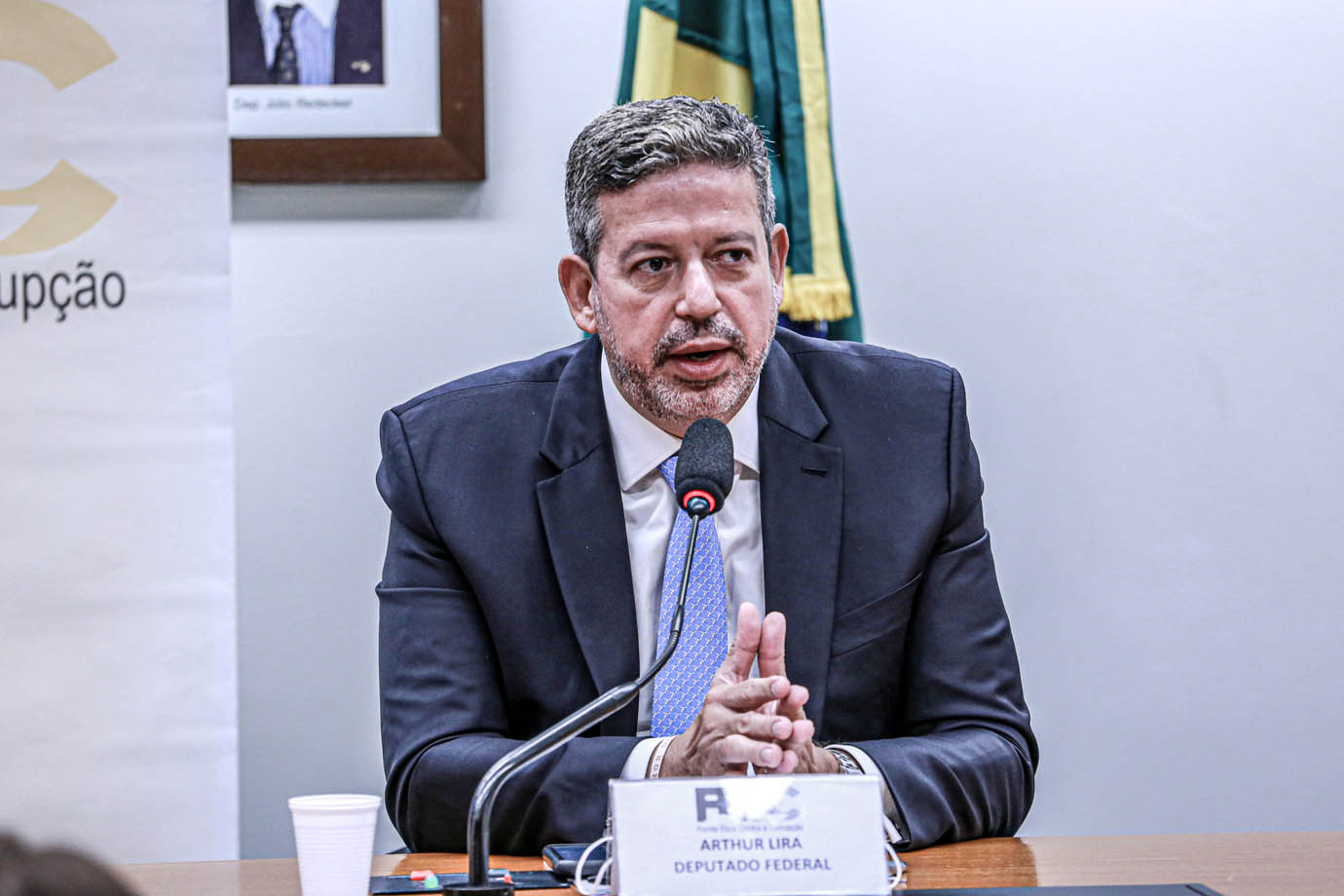 Lira defende abatimento de imposto a empresas que comprarem vacinas