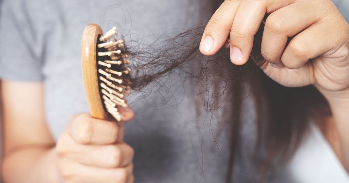Cabelo ralo: receita caseira poderosa para combater a queda de cabelos