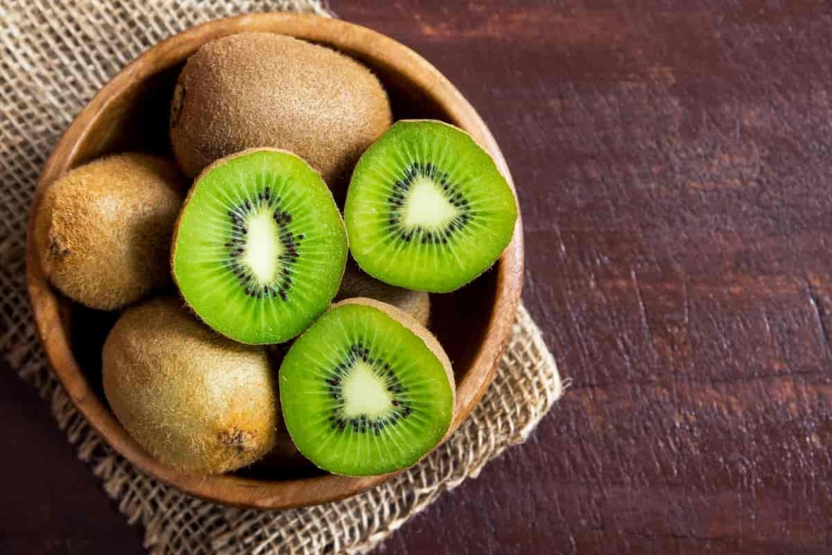 5 frutas para você consumir até a casca e aproveitar TODOS os nutrientes