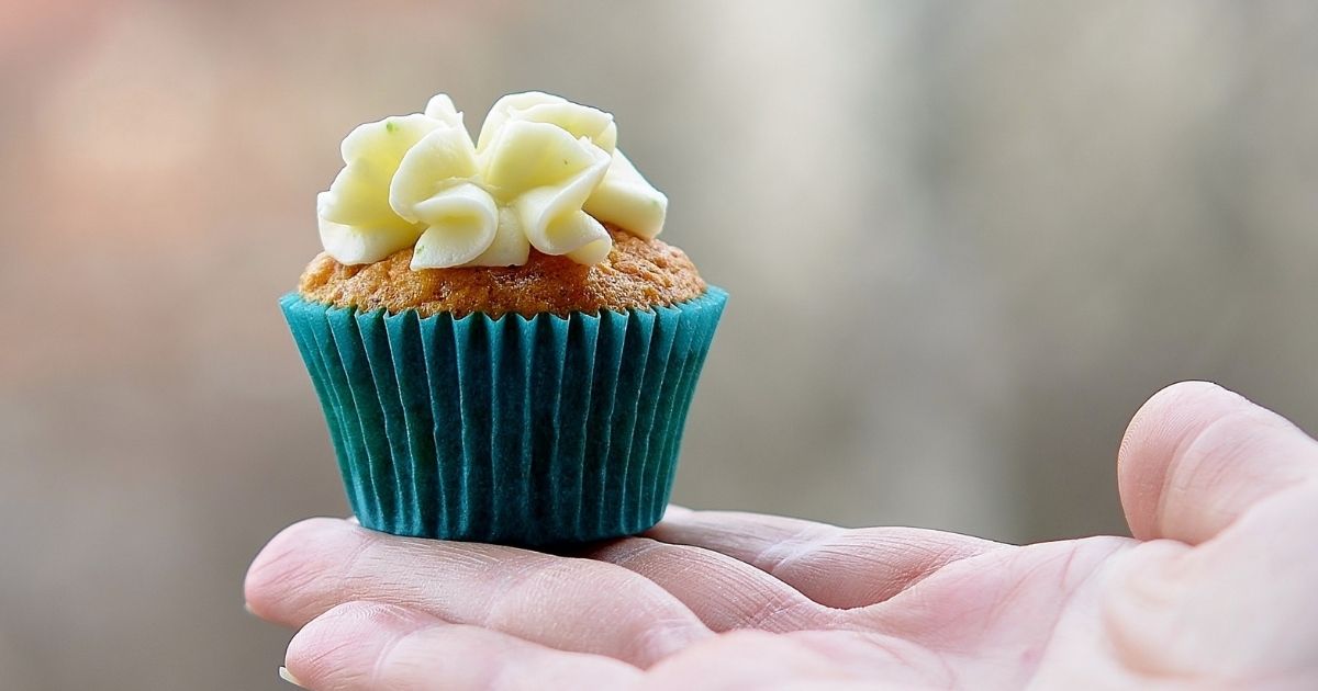 Aprenda a fazer esse cupcake fit que vai te ajudar a manter a dieta