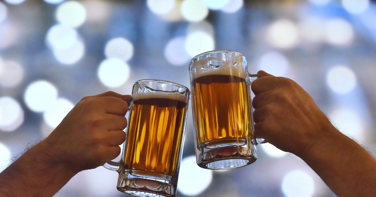 Cerveja MUITO gelada em apenas 4 minutos? É possível com essas dicas
