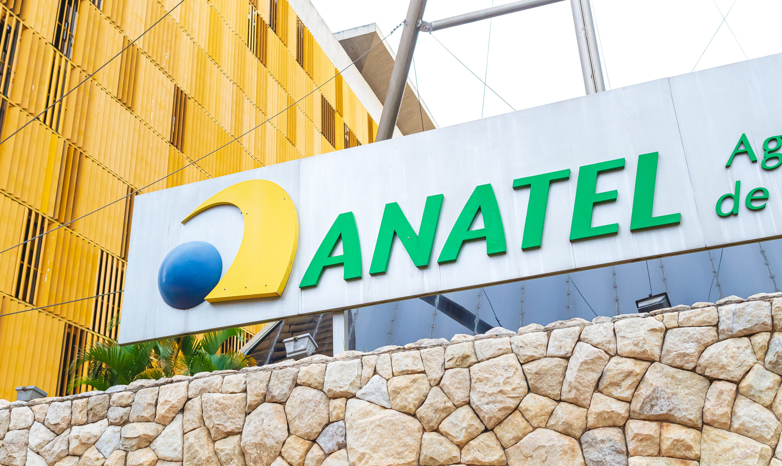 Mudanças nas regras da Anatel afetam consumidores de telefonia e internet