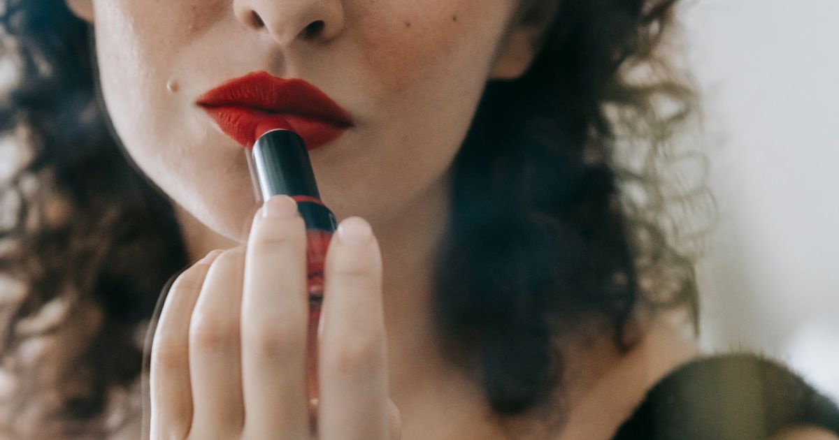 Como escolher o batom certo irá valorizar e MUITO o formato da sua boca