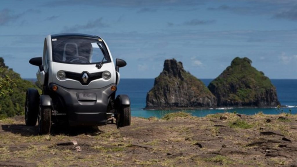 26 rodas e 75 passageiros: este é o tamanho do maior carro do mundo