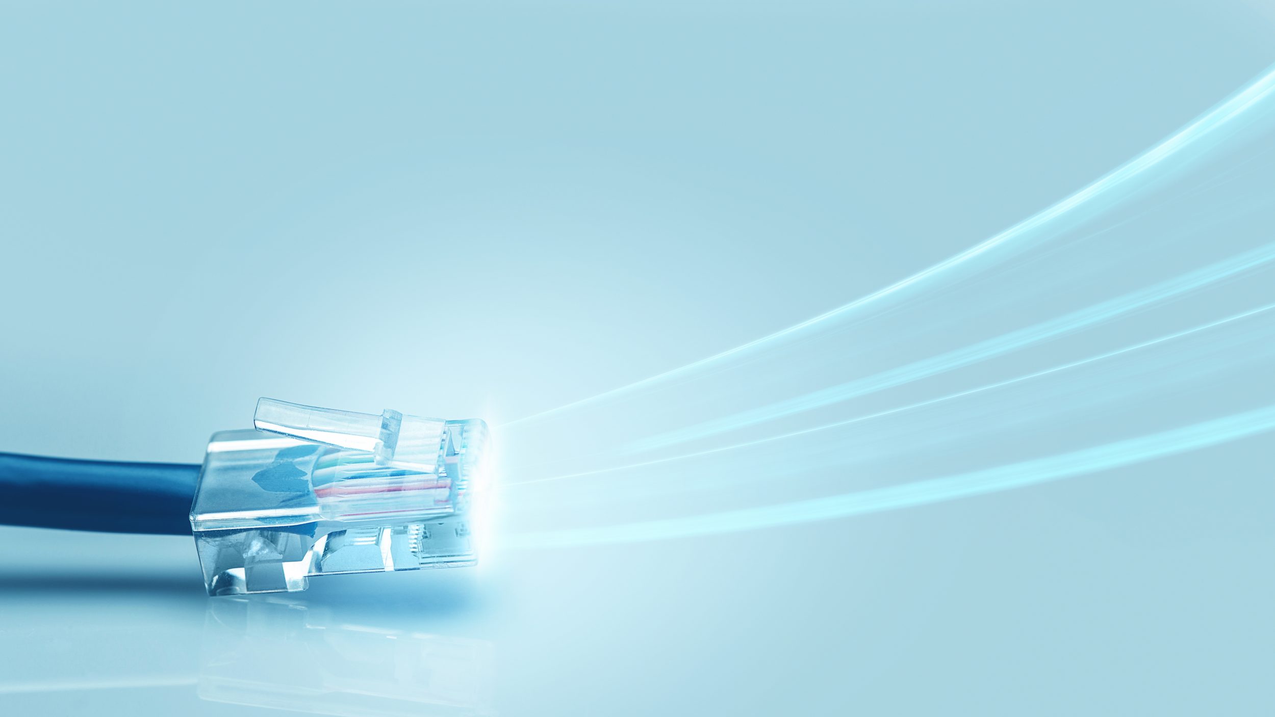 Esqueça o Wi-Fi: 5 motivos para conectar sua Smart TV com cabo de rede